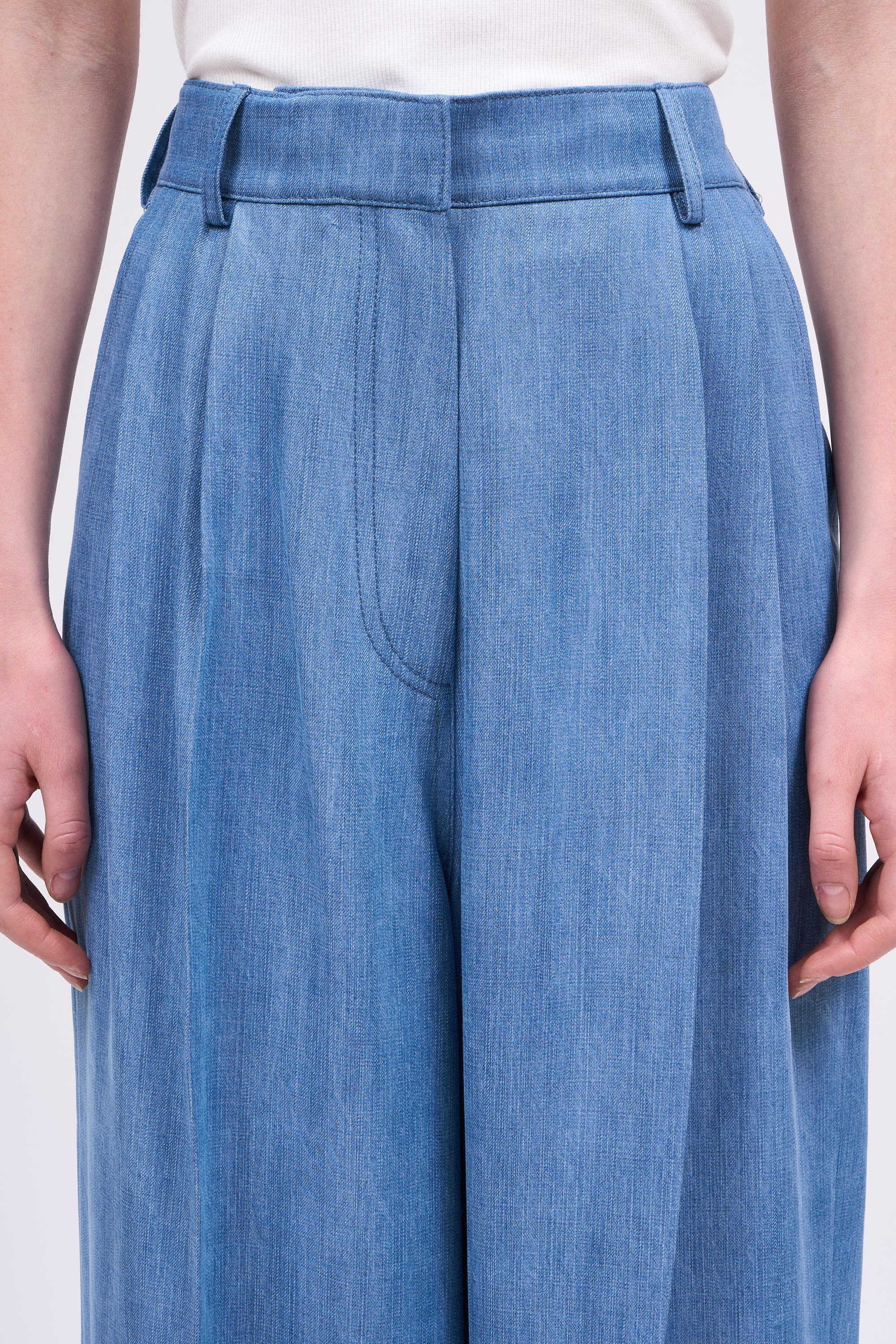 High-waisted tencel denim trousers